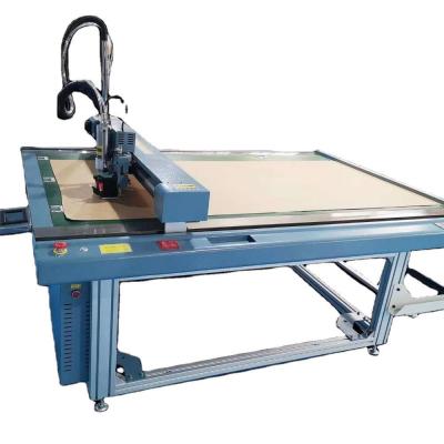 China Flatbed Cutter Plotter with 1500x900mm Cutting Scope HP45 Ink Box and Tungsten Steel Blade for Precision Cutting for sale