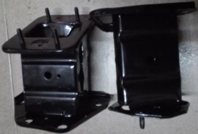 China Metal Nissan Tiida 2010-2011 Car Spare Part Crossmember Head L 75114 - ED500 R 75115 - ED500 for sale