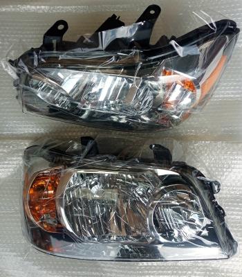 China Left & Right Pair Car Headlight Sets for 04-06 Toyota Highlander 2005  8113048280 8117048280 for sale