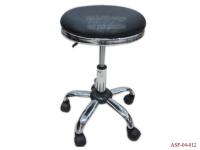 China Stainless Steel Base Beauty Salon Master Chair with Custom Leather Color Options for sale