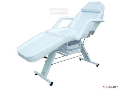 China Foldaway Massage Bed with Pillow for Salon Use Leather Custom Color 180kg Capacity for sale