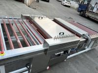China ISO Certified Horizontal Glass Washing Machine with Easy Operation and Drying Feature for sale