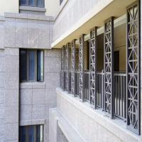 China 42in Aluminum Metal Balcony Railing Balustrade Black Customized for sale