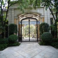 China Australia Style Courtyard Wall Gate With Sliding Open Design Customizable Size for sale