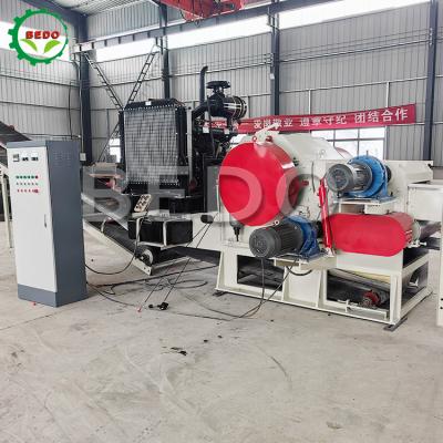 China 330HP Diesel Wood Chips Making Machine with 12-15T/H Capacity and 310×700mm Feeding Size for sale