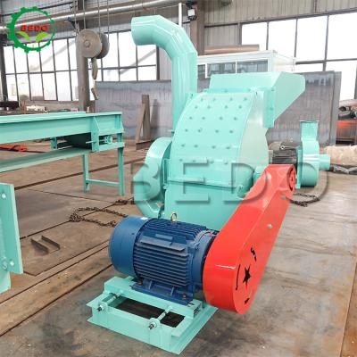 China 22KW Multifunctional Wood Crusher Machine with 700-1000 kg/h Capacity for Coconut Shells and Biomass for sale