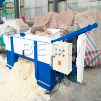 China High Capacity Wood Shavings Machine 300kg/h with 7.5kW Motor and PLC Control System for sale