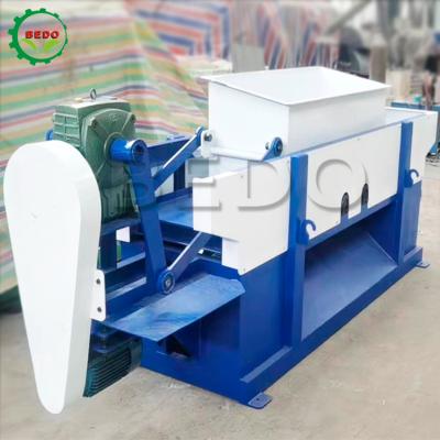 China Carbon Steel Wood Shavings Machine 7.5kW 380V with 300kg/h Capacity and 3600r/min Speed for sale