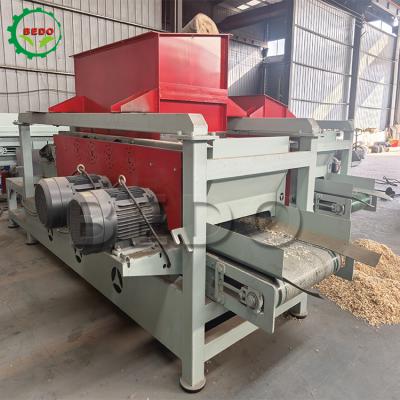 China 380V Carbon Steel Wood Shavings Machine 3600r/Min Automatic Animal Bedding Equipment for sale