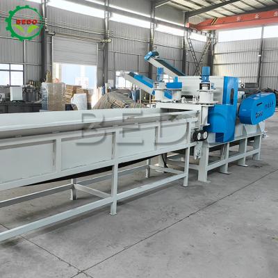 China 90KW 4000-8000KG/H Carbon Steel Wood Sawdust Making Machine 4500KG Weight for sale