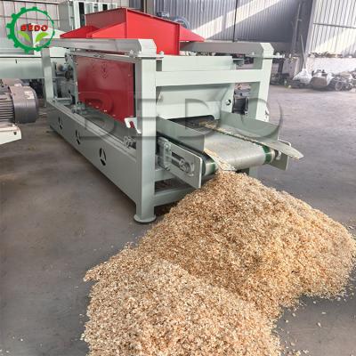 China 1-10mm Adjustable Wood Shavings Machine 7.5kw Main Shaft 800kg/h Capacity Production Unit for sale
