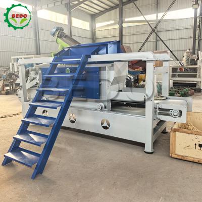 China 7.5kw*2 Main Shaft Power Wood Shavings Machine 400-500 Kg/hr Capacity High-Quality Steel for sale