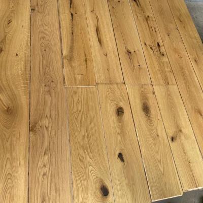 China Multilayer Engineered Wood Flooring 15mm Walnut Oak Plank for Bedroom Stairs Install for sale