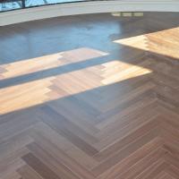 China Multilayer Engineered Wood Flooring Oak Butterfly Joint Espresso Satin Wood Flooring for sale