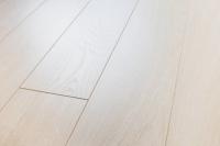 China CE Certified 100% Waterproof Flooring Vinyl/PVC/Lvt Flooring LVT Plank Eir Surface 100% Virgin Non-Slip for sale