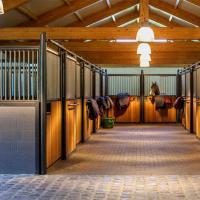 China Outlet Horse Stables Customized Racecourse Equestrian Club Fence Construction Panels for sale