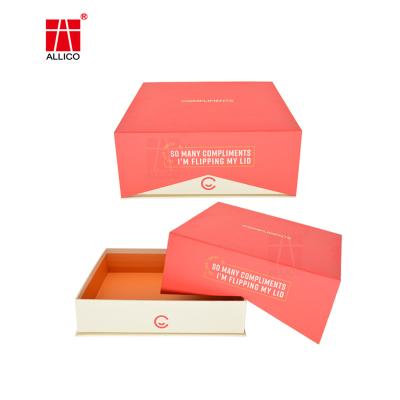 China Red Packaging Cardboard Kraft Paper Magnetic Closure Square Gift Packaging Boxes for sale