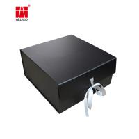 China Collapsible 128gsm C2S Garment Packaging Box Magnetic Closure for sale