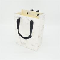 China BSCI SGS Recycled Paper Gift Bags Matt Lamination Eco Friendly for sale