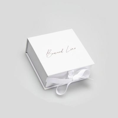 China ISO Bundle Weave Hair Extension Packaging Boxes With Ribbon Closure for sale