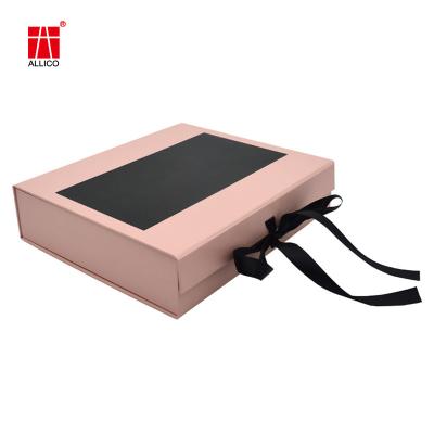 China Ribbon Bowtie Collapsible Cardboard Boxes , 150-450gsm 8x6x3 Shipping Boxes for sale