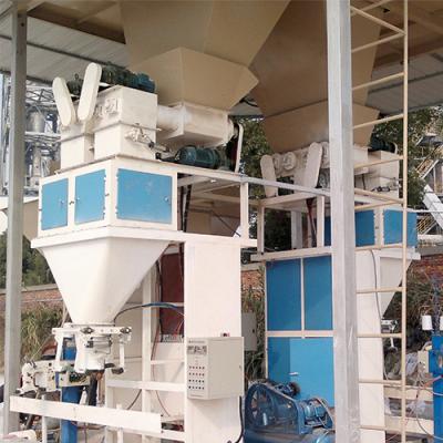 China Screw Feeding 25kg Cassava Flour Animal Feed Bagging Machine With PLC Control for sale