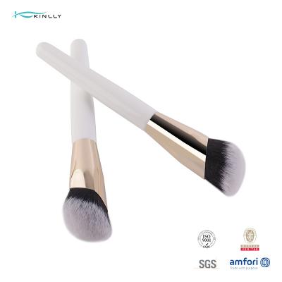 China Angled Synthetic Makeup Brush For Blending Liquid Cream powder for sale