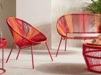 China Appealing Design PE Rattan Woven Coffee Table Chair Hot Sale Best Design Colorful Furniture Set Tempered Glass Tabletop for sale