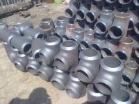 China DIN2615 Carbon Steel Tee Sch20 Sch10 Dn15-Dn1200 STD Black Painting for sale