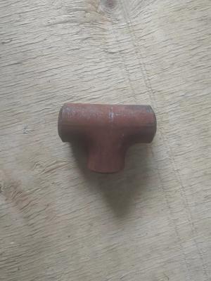 China Sch40 Sch80 Std Equal A234WPB Carbon Steel Tee For Pipeline Paint Black Surface for sale