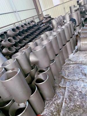 China 219mm Carbon Steel Pipe Elbow GOST JIS ASTM Standard Sandblast Black Painting for sale
