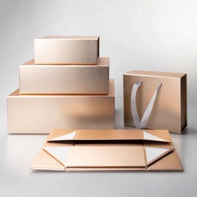 China Art Paper Magnetic Closure Gift Box Handmade For Shoes And Clothing Packaging for sale