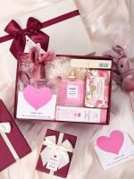 China Handmade Glossy Lamination Paperboard Gift Boxes Lid And Bottom Shape for sale