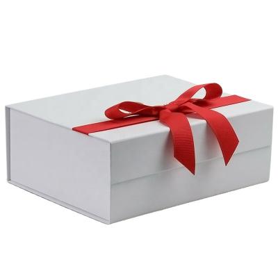 China 5cm Height Rigid Magnetic Flap Gift Box Drawer Type Multi Color Choices for sale