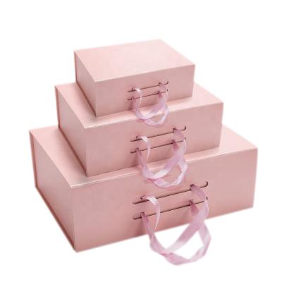 China ISO9000 Folding Magnetic Flap Box Pink Decorative For Clothing for sale