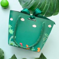 China Green Art Paper Printed Paper Shopping Bag With Ribbon Handle Rope For Gift Package for sale