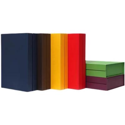 China 2mm Paperboard Magnetic Closure Box Handmade For Gift Packaging for sale