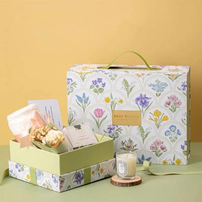 China Green Art Paper Paperboard Gift Boxes Cosmetic Packaging With Ribbon for sale