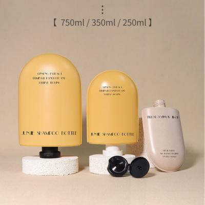China Custom Classic Sunscreen Bottle with 30ml Capacity and Silk Screen Printing in Customized Colors for sale