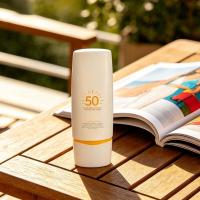 China OEM 50ml Capacity Sunscreen Bottle with Customized Color and Silk Screen Printing for Cosmetic Packaging for sale