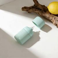 China Slim Classic Sunscreen Bottle with Customized Color 60ml Capacity and Screw Cap for Cosmetic Packaging for sale