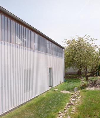 China Steel Structure Frame Building Providing 100mm Thickness Of Panel Steel Structure Building for Long Term Durability for sale