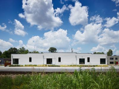China Customizable Commercial Steel Frame Building with Q235B Steel Texture and Support Installation for sale
