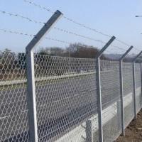 China Galfan Galvanized Chain Link Fence 50x50mm Mesh 3.0-5.0mm Wire Woven Fence System for sale