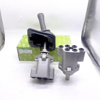 China Excavator Joystick Pilot Valve 9247135 For Hitachi ZAX110 ZAX110‑3 ZAX200‑3 for sale