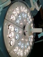 China Medical Equipment 40000 Lux Surgical Operating Light Union Tech 500mm Double Dome OT Light for sale