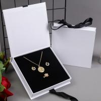 China Ribbon Clamshell Jewelry Packing Box Earrings Bracelet Necklace Ring Glossy for sale