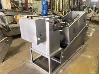 China Cow Cattle Dung Squeezing Machine Pig Chicken Manure Dewatering Screw Press For Farm Animal Waste for sale