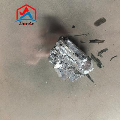 China Fe Vanadium 70 Grade Briquette Dark Silver Used In Automotive Gear Steel And Shaft Manufacturing for sale