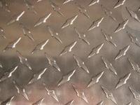 China 304 Stainless Steel Checker Plate 0.3-3.0mm Thickness 2B Finish Mill or Slit Edge for sale